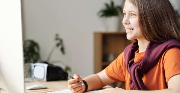 10 Best Online Writing Tutoring Services [2024] - Scholarshipinstitute.org