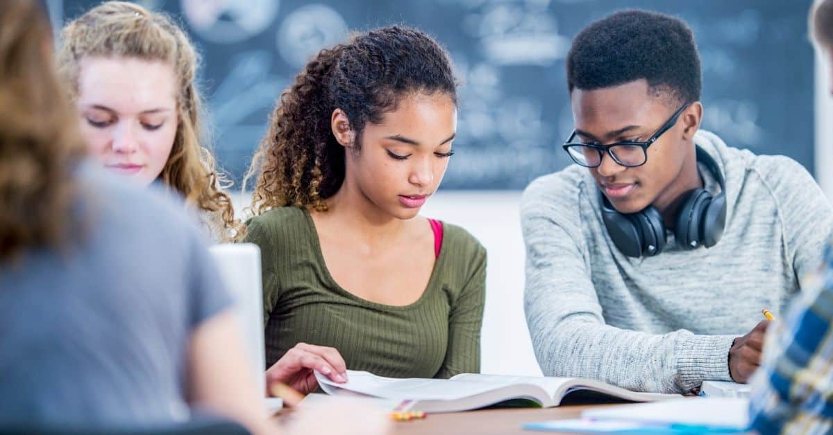 22 Scholarships For High School Sophomores Top Picks For 2023 22 Scholarships For High School Sophomores Top Picks For 2023