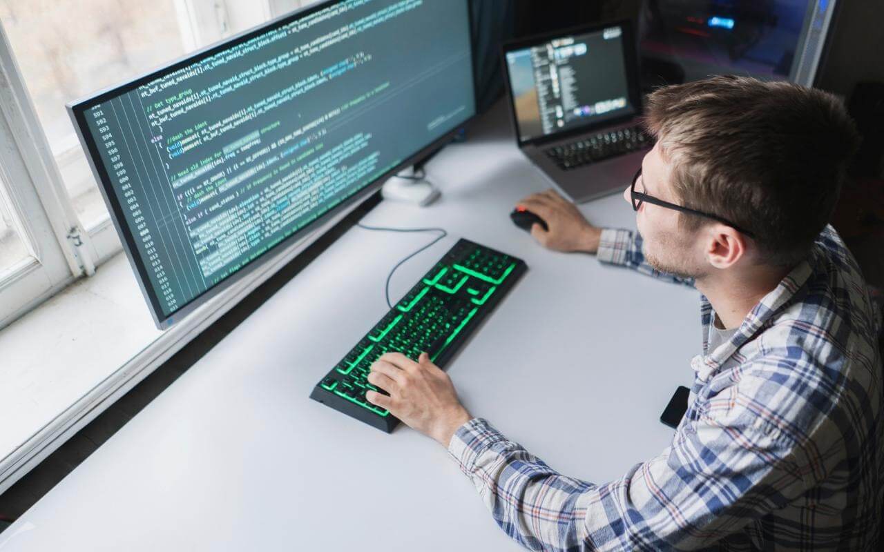 Top 29 Cybersecurity Scholarships With May 2026 Deadlines